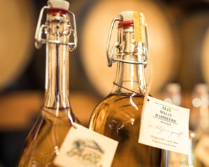 Prinz Alte Sorten » Milder Schnaps aus dem Holzfass | Prinz Fein-Brennerei